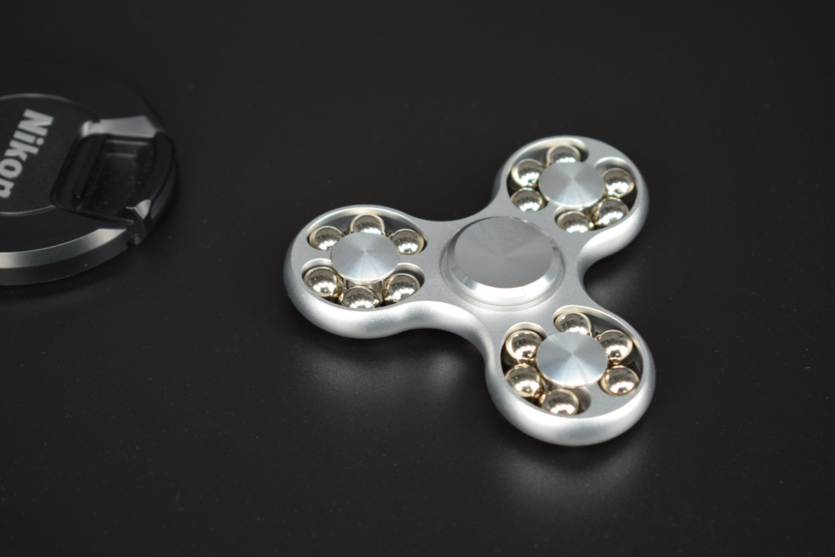 Köp Fidget Spinner - Silver | TheMobileStore